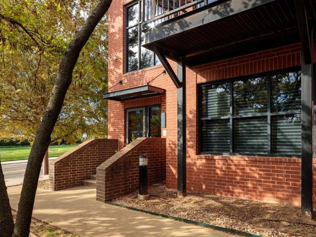 223 NE 4th Street