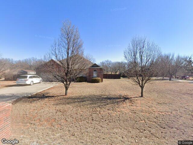 223 NE Road Runner Dr, Fletcher, OK 73541