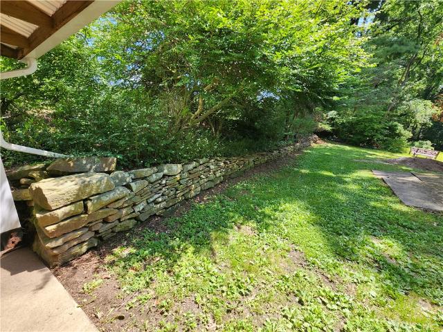 223 S Benbrook Rd