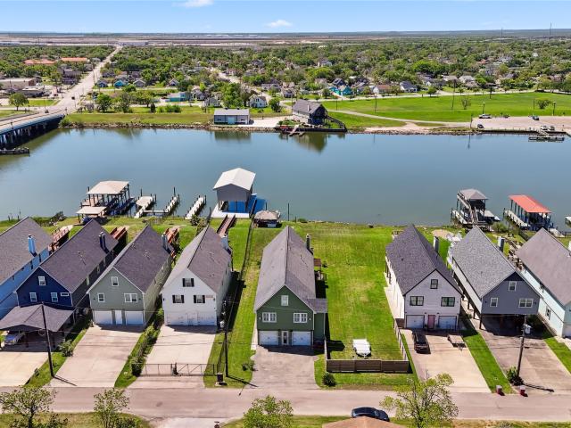 223 S Front St, Freeport, TX 77541 | MLS #45603