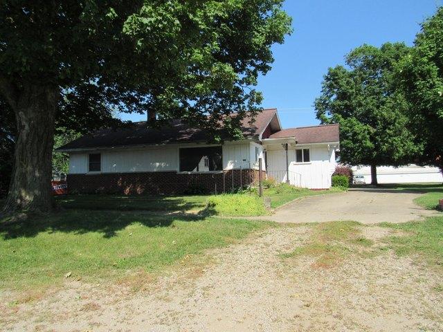 223 S Saint Joseph St, Colon, MI 49040