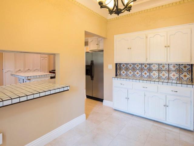 223 South Gale Drive 3 Bedroom Apartment for Rent at 223 S Gale Dr, Beverly Hills, CA 90211 Beverly Hills