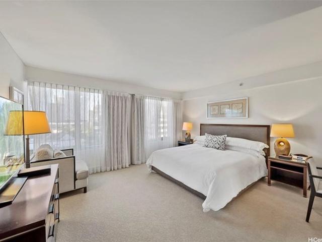 223 Saratoga Rd Unit 901, Honolulu, HI 96815