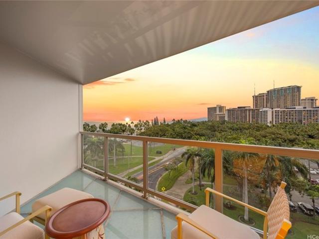 223 Saratoga Rds Unit 817, Honolulu, HI 96815