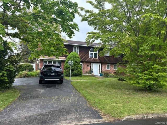 223 Sherry St, East Islip, NY 11730