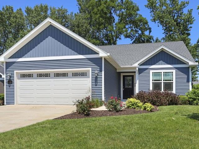 223 Summerhaven Ln, Lake Geneva, WI 53147