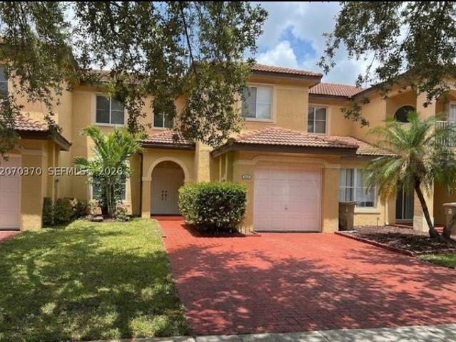223 SW Maple Ter, Davie, FL 33325