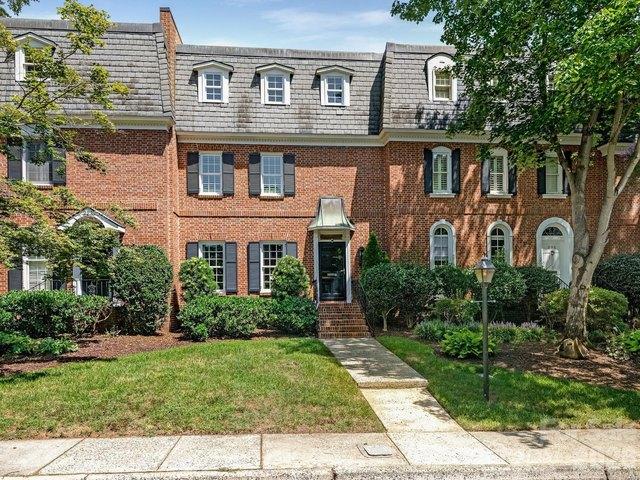 223 Perrin Pl, Charlotte, NC 28207