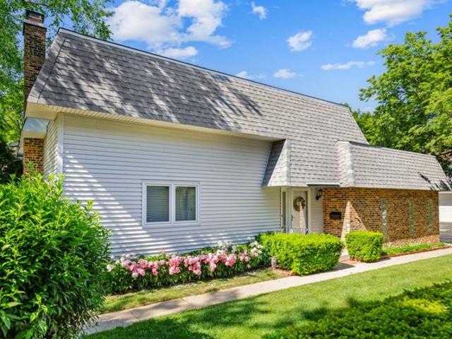 223 Pin Oak Dr Unit 223, Wilmette, IL 60091