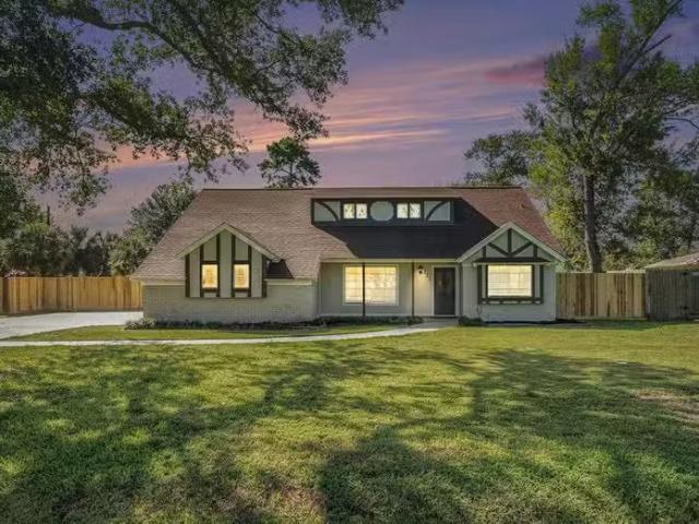 223 Pin Oak Dr, Baytown, TX 77520 MLS 97621834
