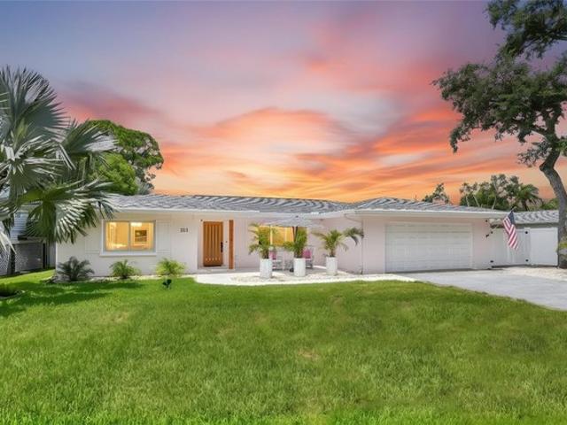 223 Pinecrest Dr, Palm Harbor, FL 34683