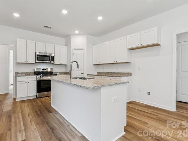 223 W 11th St, Salisbury, NC 28144