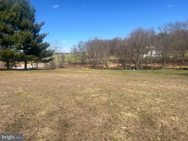 223 W Woodview Road