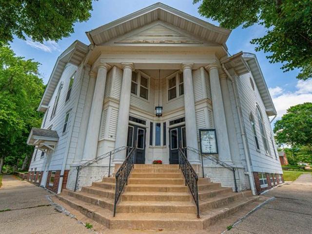 223 W Cooke St, Mount Pulaski, IL 62548