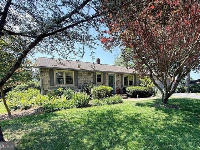 223 W High St, New Bloomfield, PA 17068