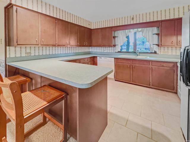 223 W Reyling Drive