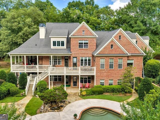 223 Walton Chase
