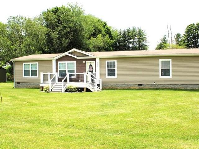 223 Valley View Ave, Rural Retreat, VA 24368