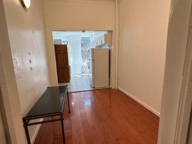 223 Van Brunt Street 1R