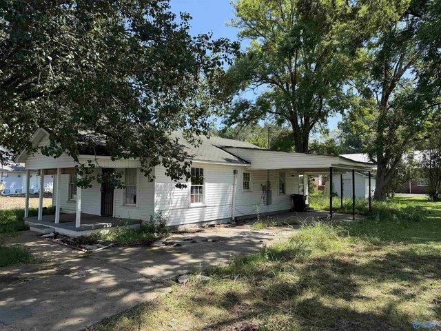 223 Vann St, Scottsboro, AL 35768
