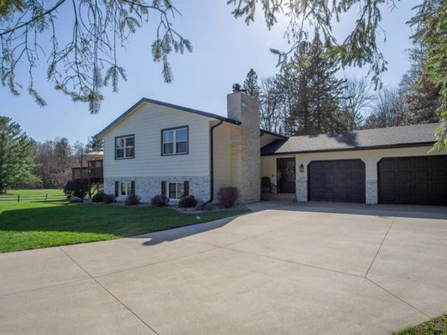 2244 N 90th Ave, Eau Claire, WI 54703