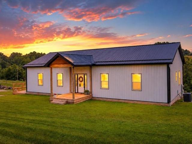 2244 N Parmiter Rd NE, McConnelsville, OH 43756