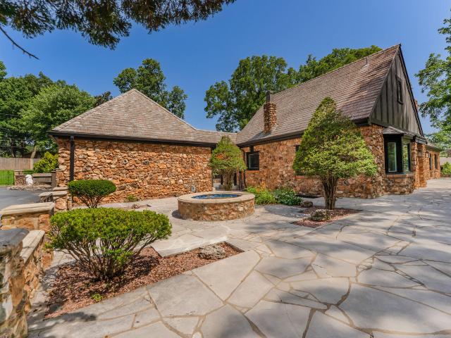 2244 S Edgewater Drive