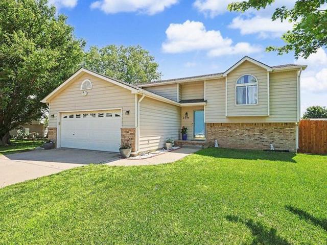 2244 S Rutledge St, Wichita, KS 67209
