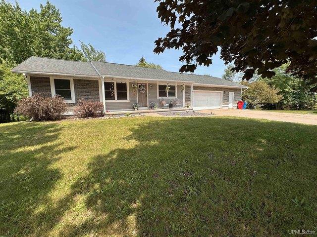2244 Werner St, Marquette, MI 49855
