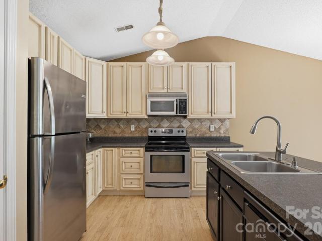 2244 Wexford Way