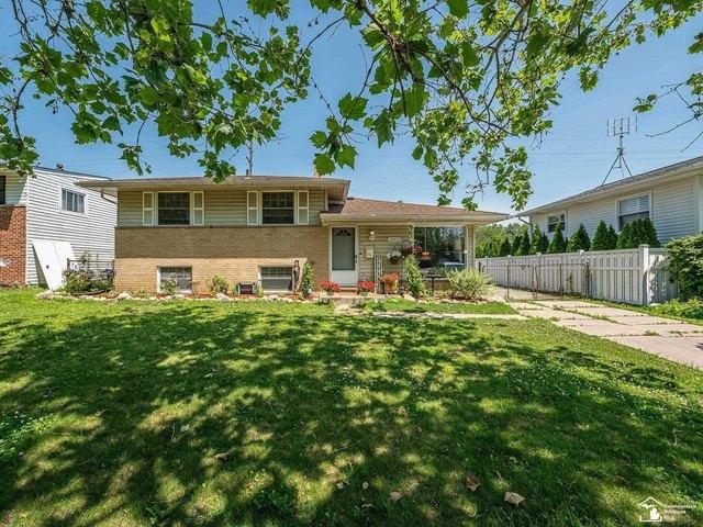 22452 Candace St, Rockwood, MI 48173