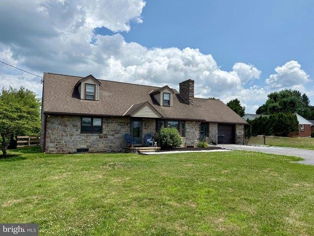 2245 Moselem Springs Rd, Fleetwood, PA 19522