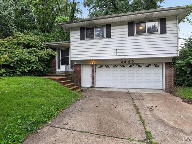 2245 N Elizabeth Ave, Florissant, MO 63033