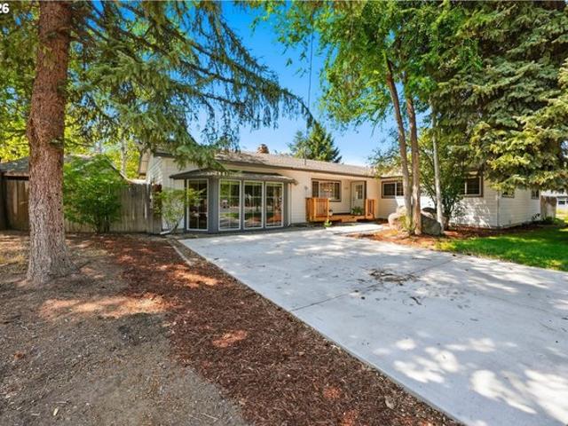 2245 NE Shepard Rd, Bend, OR 97701