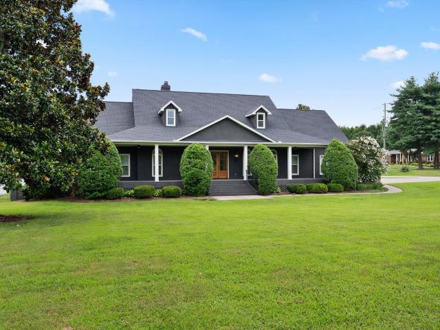 2245 Oakleaf Dr