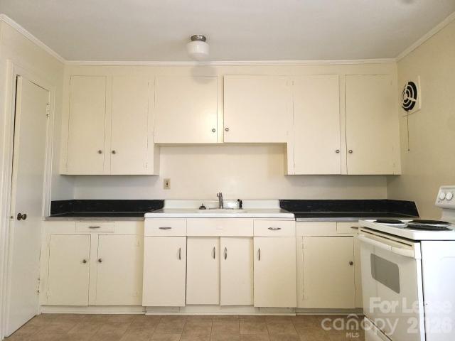 2245 Crescent Ave, Unit 4, Charlotte, NC 28207 | MLS #4344 | Compass