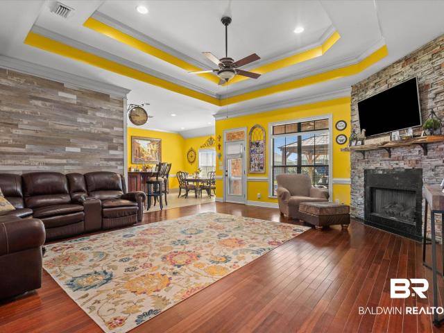 2245 E Turtle Creek