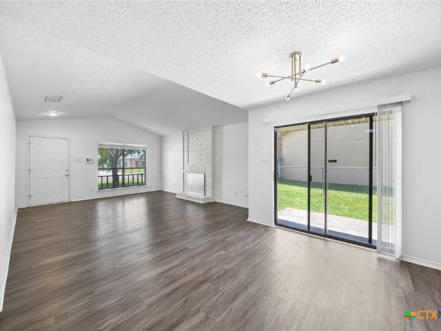 2245 Hilltop Loop