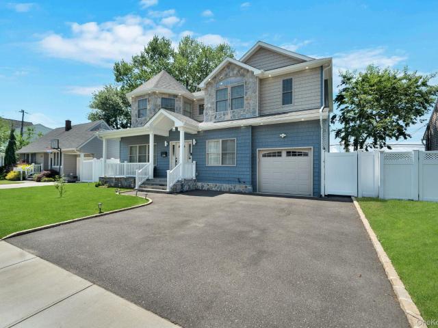 2245 Plum Tree Road N