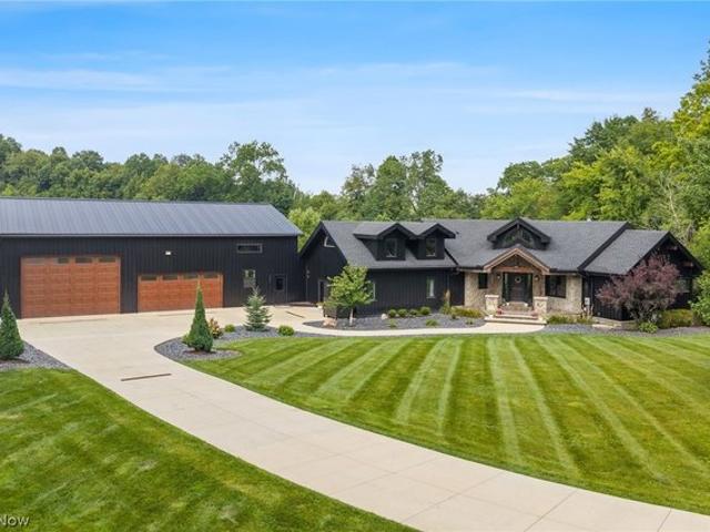 2245 Thoroughbred Dr, Wadsworth, OH 44281