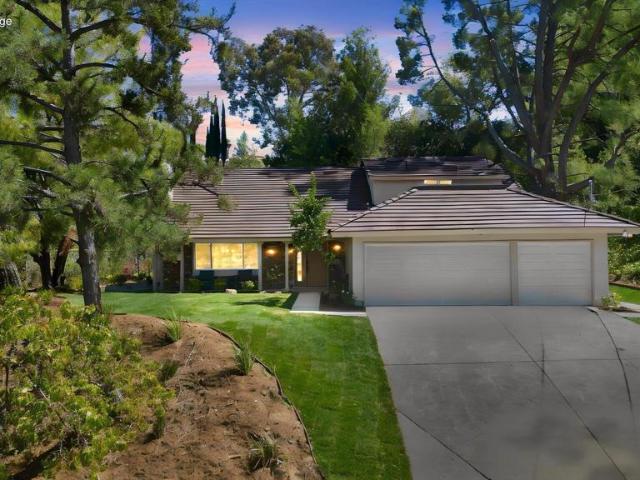22460 Cairnloch Street