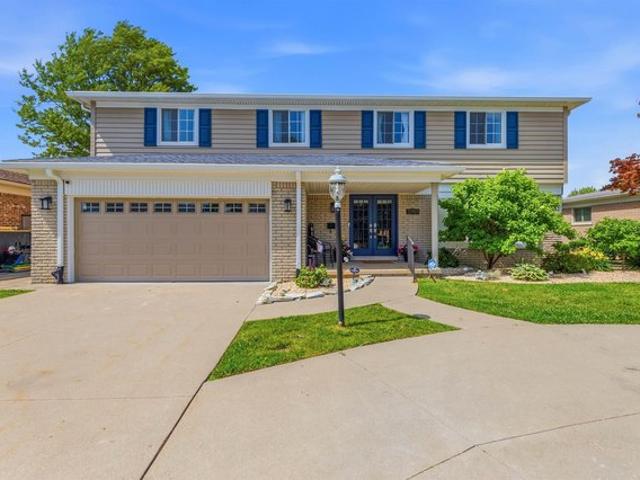22461 Lavon St, Saint Clair Shores, MI 48081