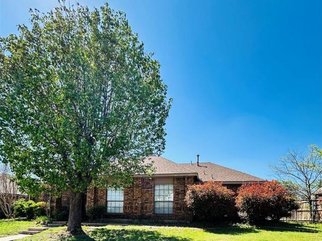 2246 Arbor Creek Dr, Carrollton, TX 75010 | MLS #21230