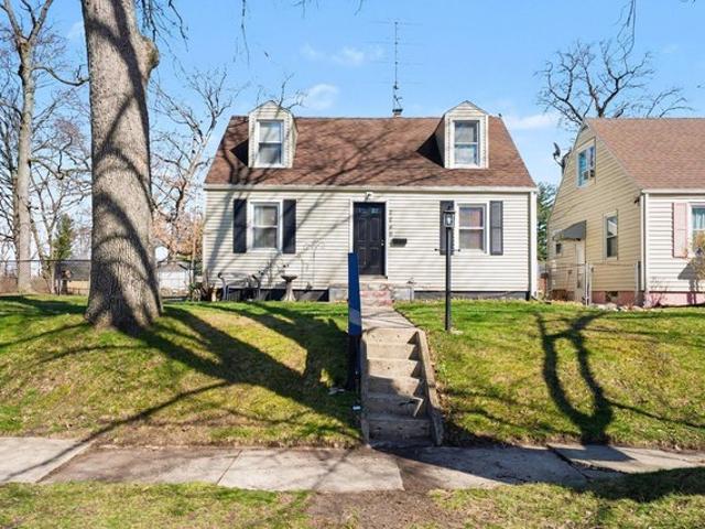 2246 Beverly Pl, South Bend, IN 46616