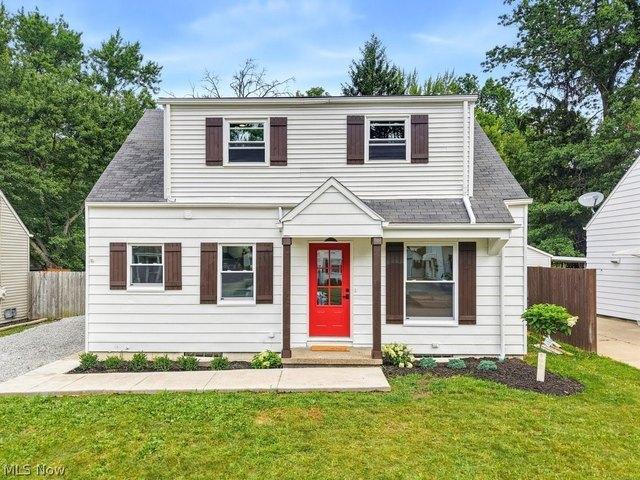 2246 Herbruck Ave, Cuyahoga Falls, OH 44223