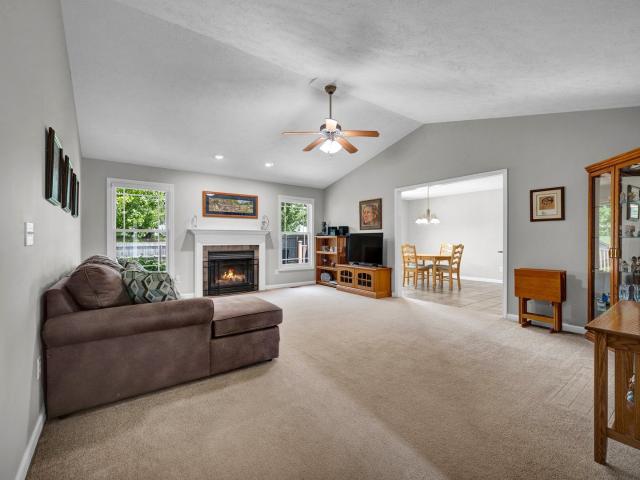 2246 Inez Lane