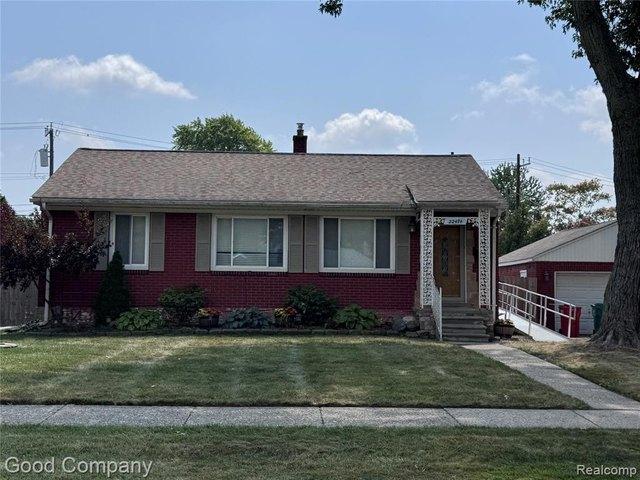 22474 Raven Ave, Eastpointe, MI 48021