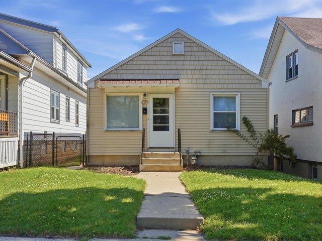 2247 E Vollmer Ave, Milwaukee, WI 53207