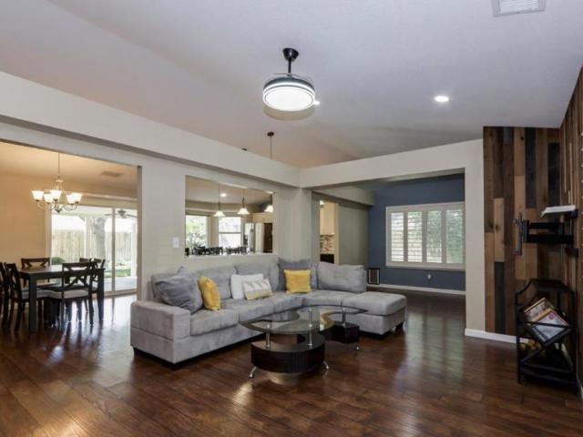 2247 Laguna Way