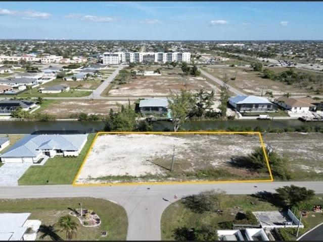 2247 SW 17th Pl, Cape Coral, FL 33991